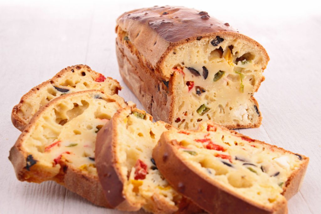 Recette Cake aux poivrons et à la feta - Mon Marché